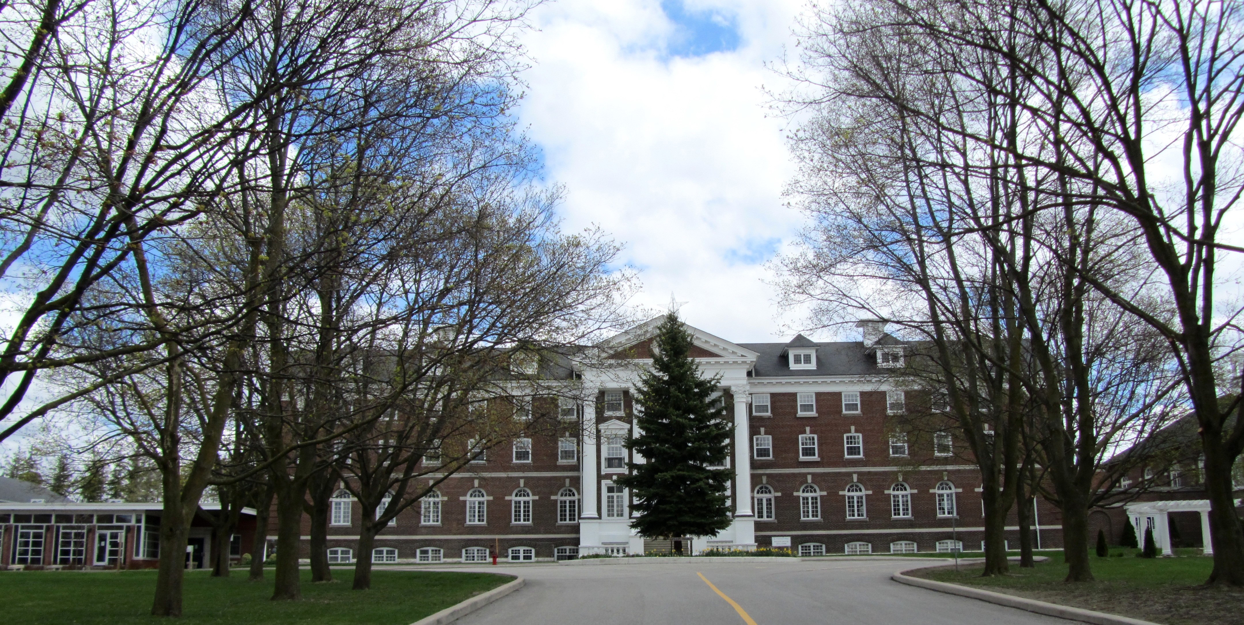 Pickering College Пикеринг колледж школа и летний лагерь (Ньюмаркет ...