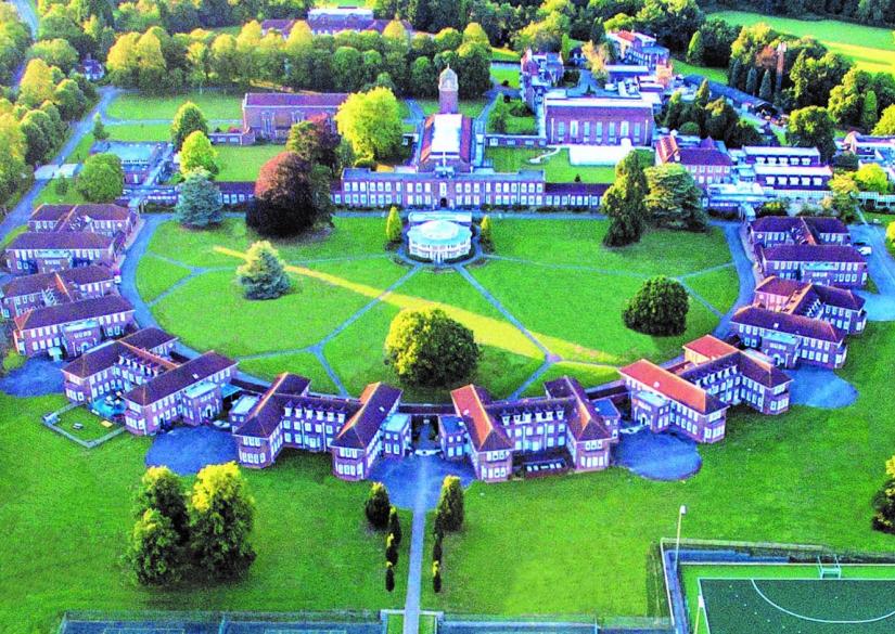 RMS School Summer, Летняя школа RMS (пригород Лондона, Великобритания)